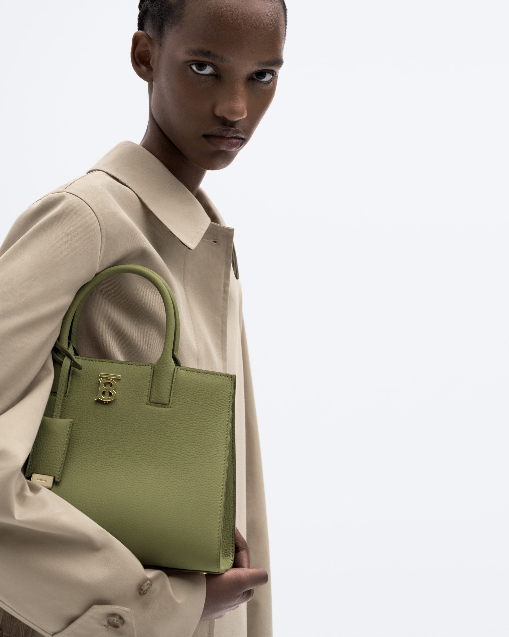 优雅利器Burberry The Frances Bag | 新版｜SINGAPORE - 《品 PIN Prestige》