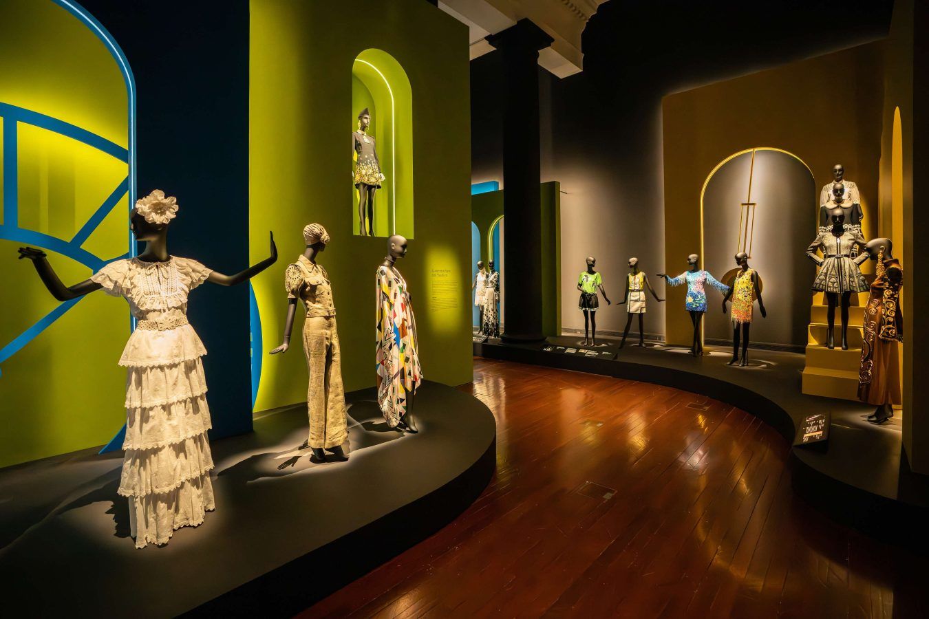 《品》总编带你看展: 新加坡国宝级时装设计师鄞昌涛时装展 7 Reasons To Visit The Andrew Gn ...