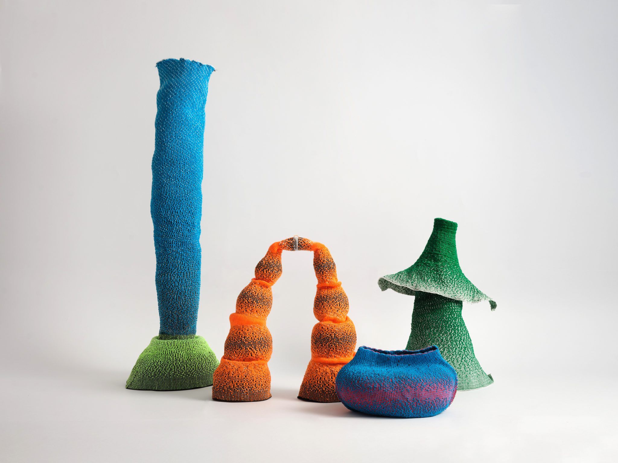 新加坡设计师 (3/6): Tiffany Loy用整个身体织作 | 新版｜SINGAPORE - 《品 PIN Prestige》