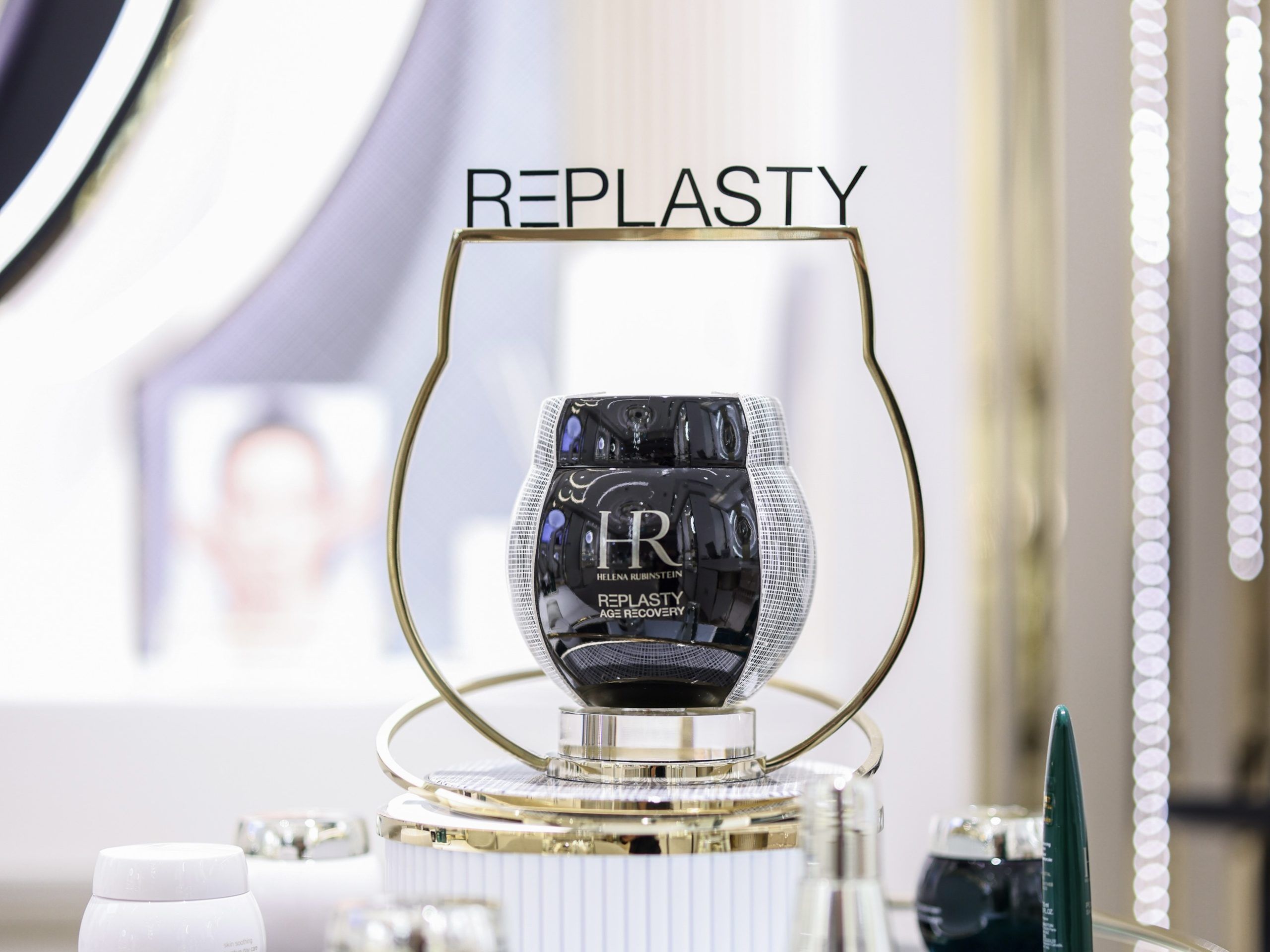 奢华护肤新选择：HR赫莲娜入驻新加坡Luxurious Skincare Arrives In Singapore: Helena ...