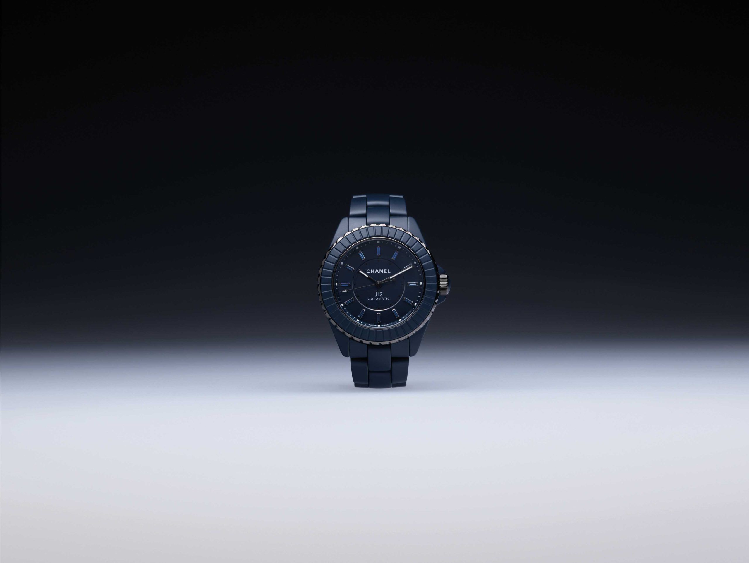 优雅不止于黑白 Chanel J12腕表蓝色新章Chanel J12 Goes Blue: A Fresh Twist On Timeless ...