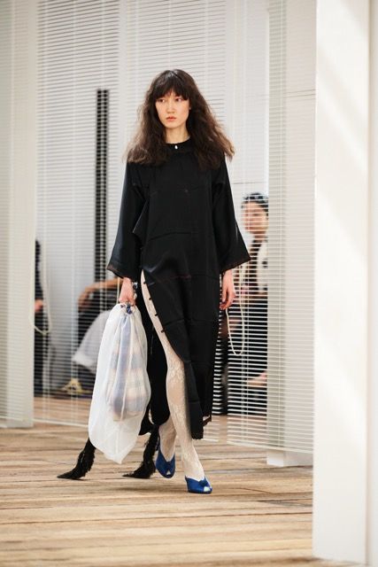 杨桂东谈设计：颜色承载情感，衣摆捕捉生活Samuel Gui Yang: Weaving Cultural Threads Through ...