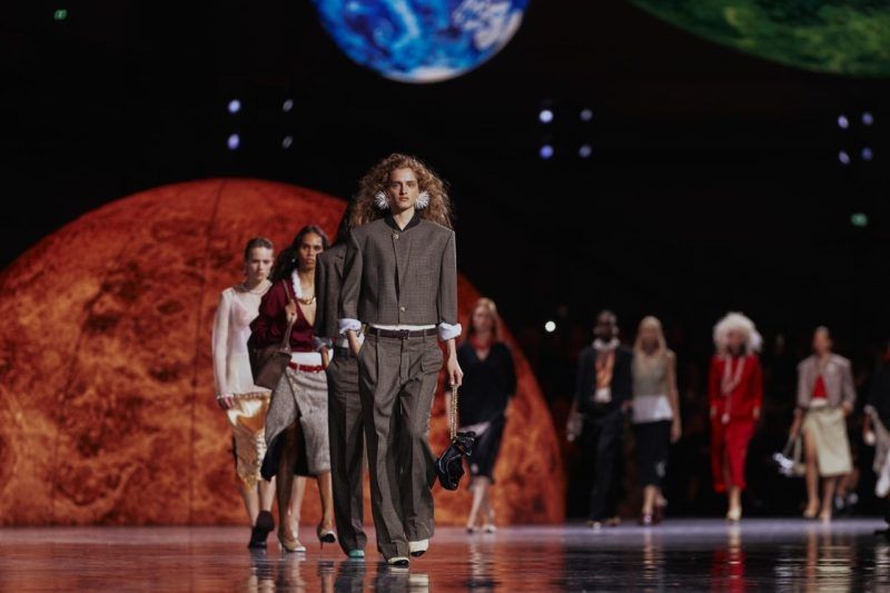 从巴黎到米兰：春夏2026最受瞩目的六场时装重启From Paris to Milan SS26 Marks Six Striking Creative Reboots | 新版 ...