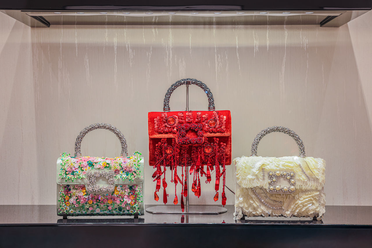 鱼尾狮、国花与晨露：Roger Vivier为新加坡量身打造的四只高定包Roger Vivier Pièce Unique for ...