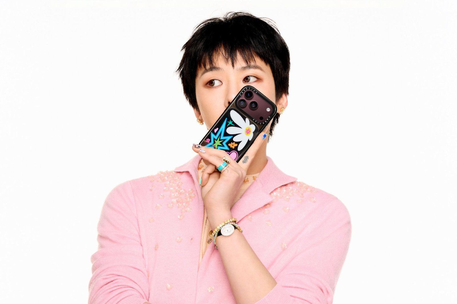 让手机更有个性：CASETiFY与Apple Watch Hermes 2026新品G-DRAGON Tries CASETiFY’s New ...